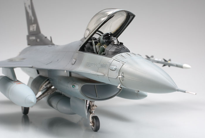 โมเดลเครื่องบิน Tamiya ขนาด 1/48 TA61101 Lockheed Martin F-16C Block 25/32 Fighting Falcon ANG ...